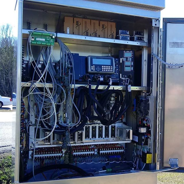 Choosing the Right Traffic Signal Controller for Your City